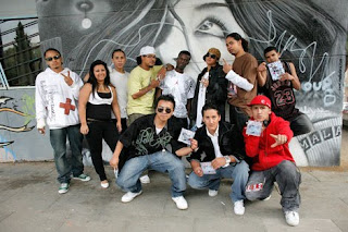 Historias y peleas callejeras: CADA VEZ MAS UNIDOS..!!