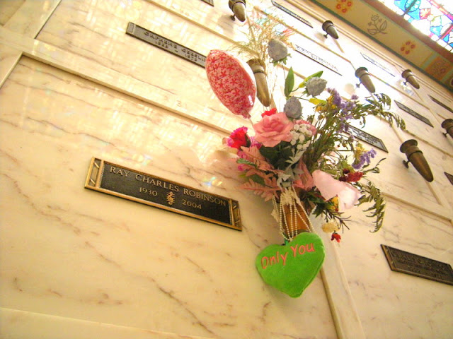 Los Angeles Morgue Files: Musician Ray Charles 2004 Inglewood Park Cemetery