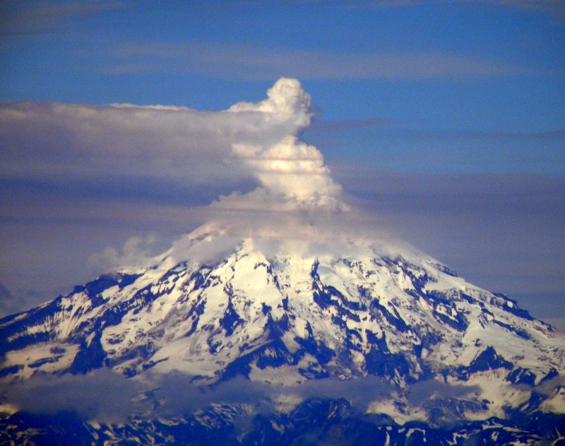 Alaska Adventure 2010: Mount Redoubt's Plume
