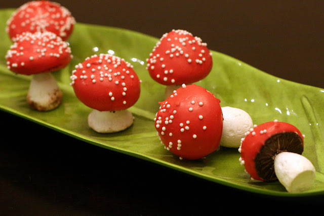 Sweet & Splendid: meringue mushrooms