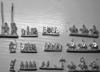 Warmaster: Debating 6mm and 10mm miniatures...