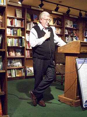 Between the Covers: Dan Simmons interview