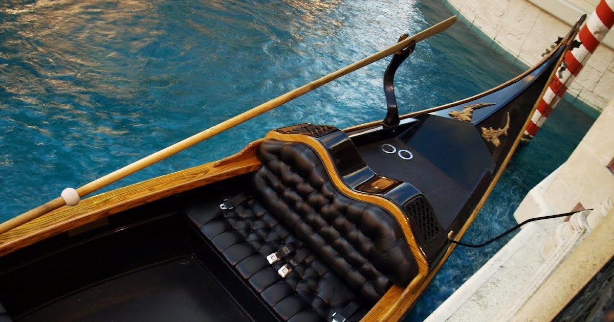 The Gondola Blog: Unique Features and Operation of a "Venetian" Boat