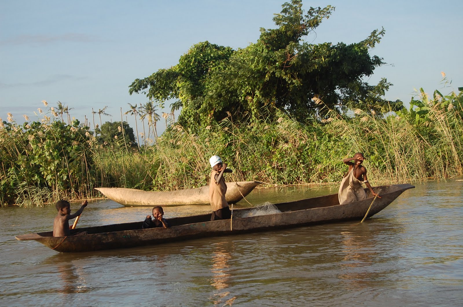 Pelas Áfricas: Zé e Caetana cap. I: De Luabo a Chinde - delta do Zambeze