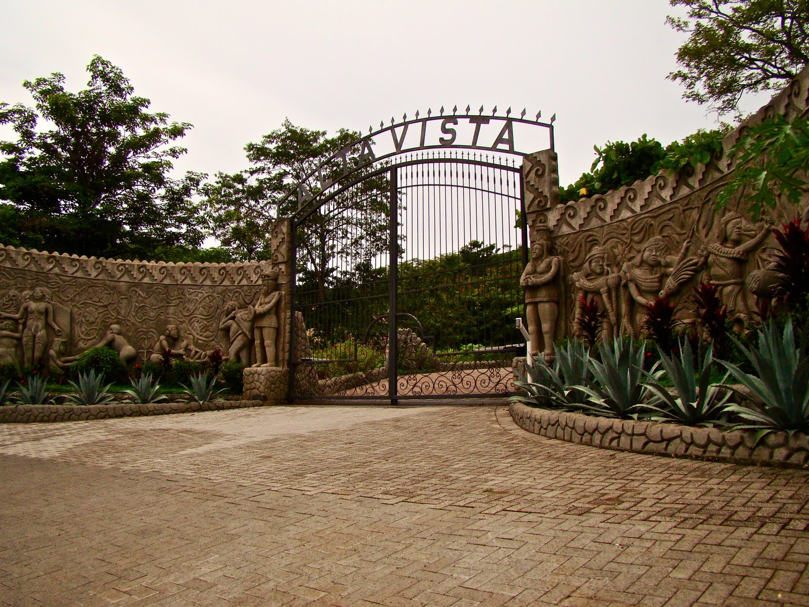 Tamarindo, Costa Rica Daily Photo: Housing development entrance