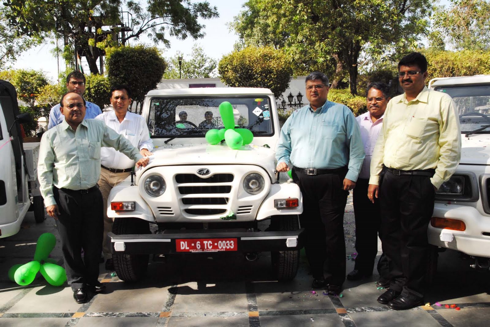 Road India: Mahindra Maxx