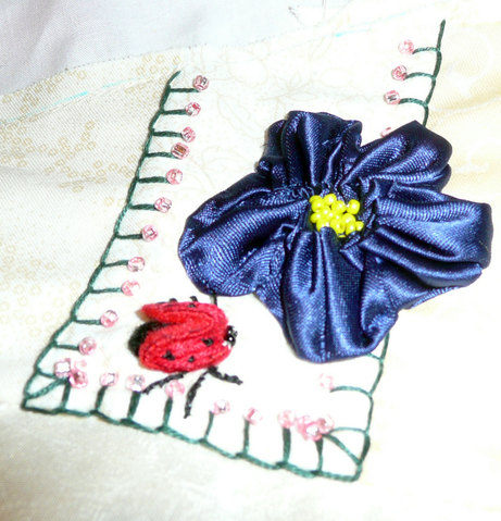 CRAZY QUILTING INTERNATIONAL: BEES, BUTTERFLIES & BEETLES I