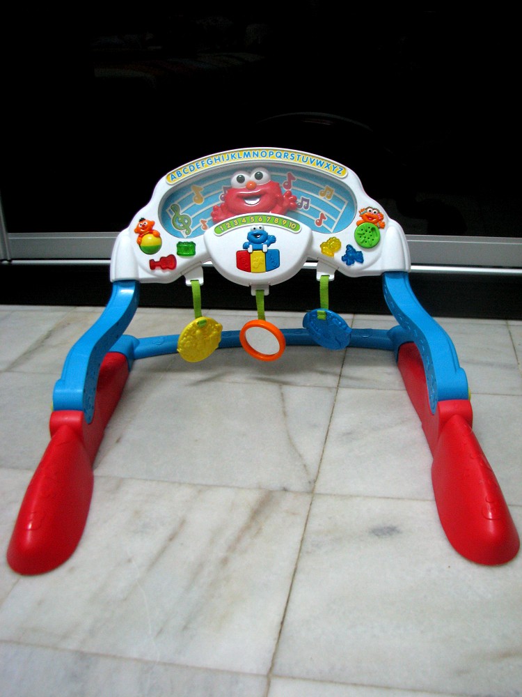 Kiddy Parlour Sold Gallery: Fisher Price Elmo's Musical Peek-a-Boo Gym