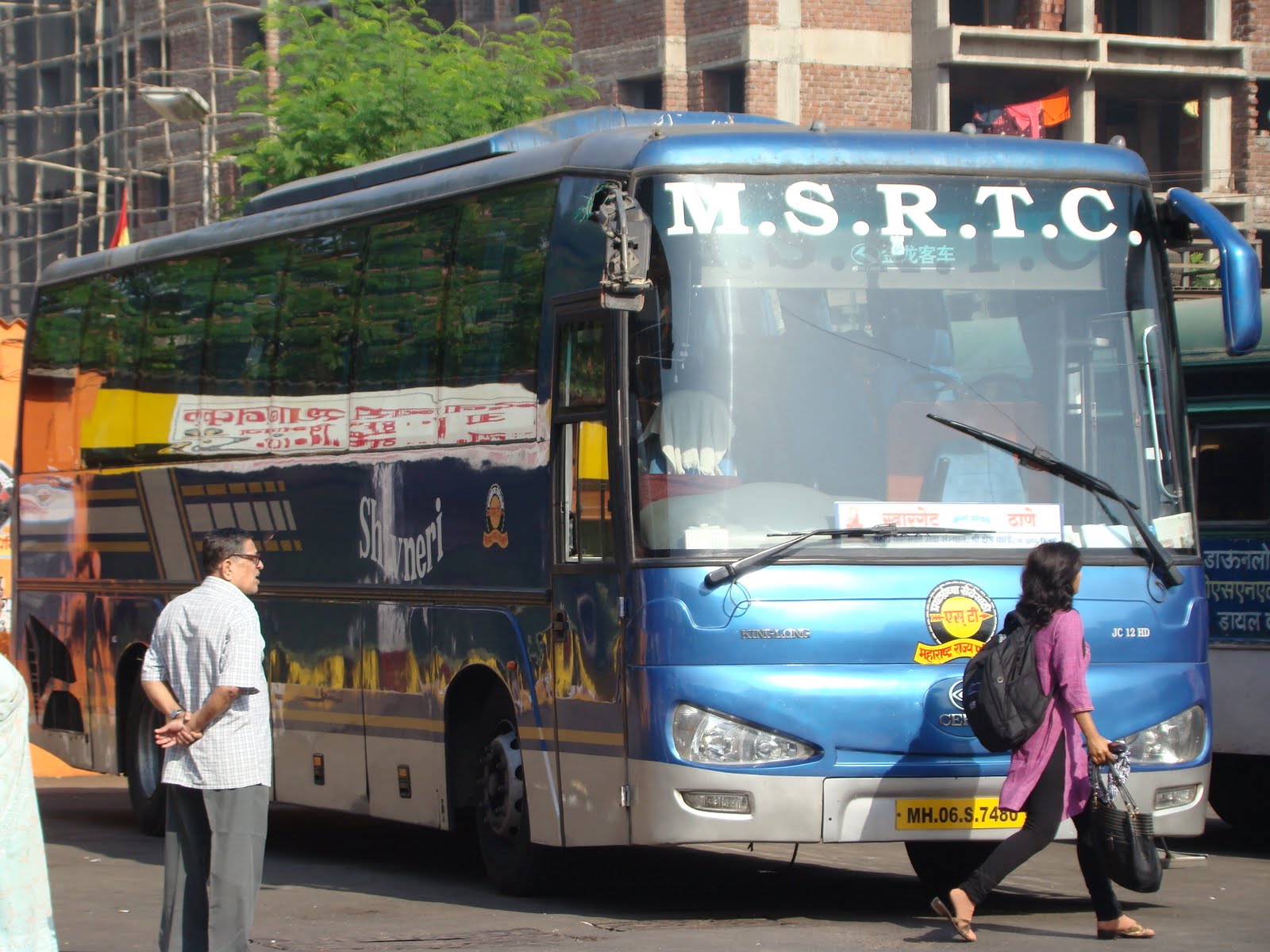 Lal Dabba: A Day at Vandana Bus Stand.