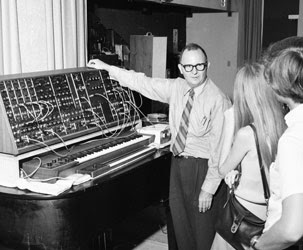 MATRIXSYNTH: Professor William Hoskins and His Mystery Moog
