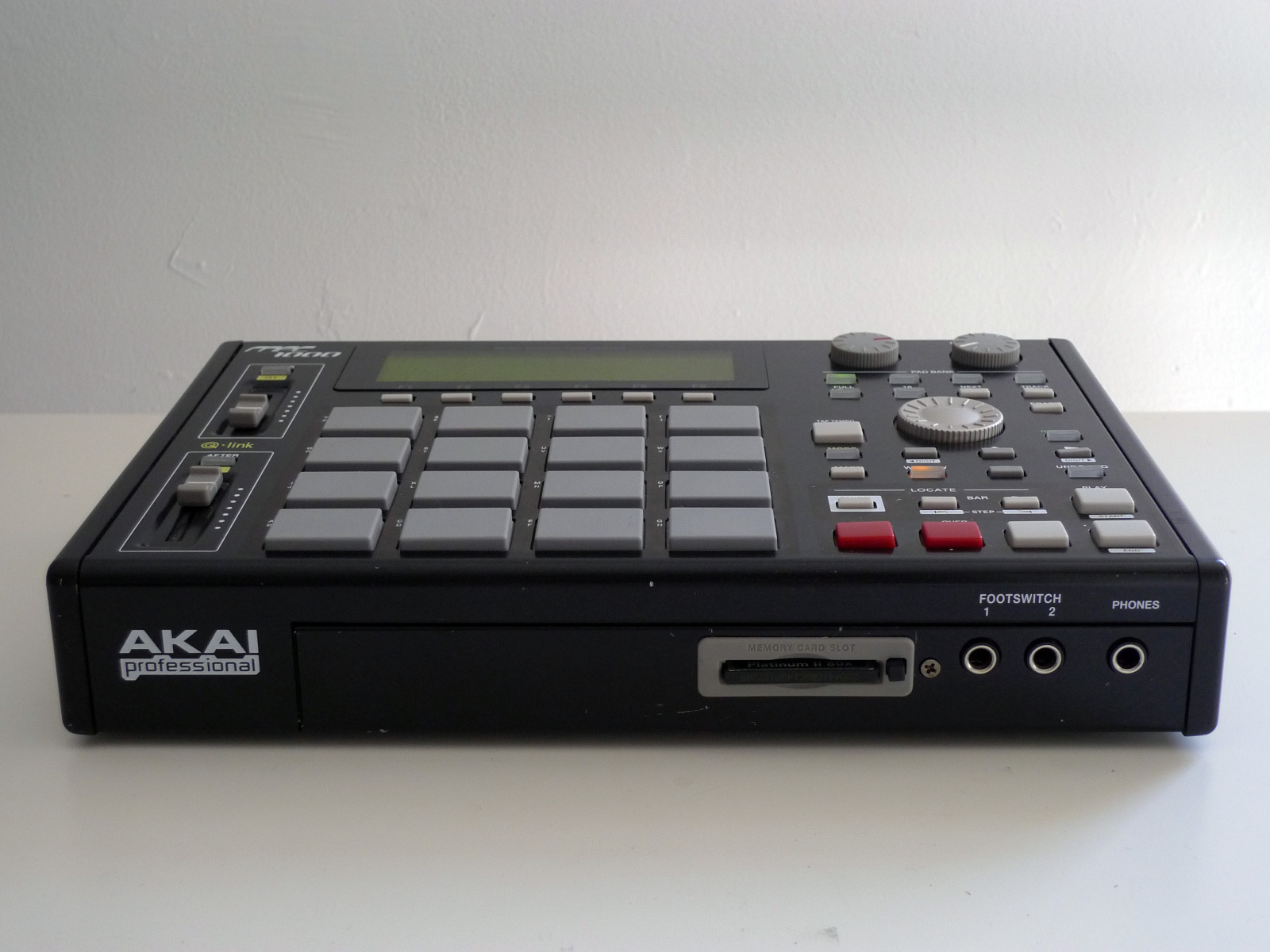 MATRIXSYNTH: Akai MPC-1000