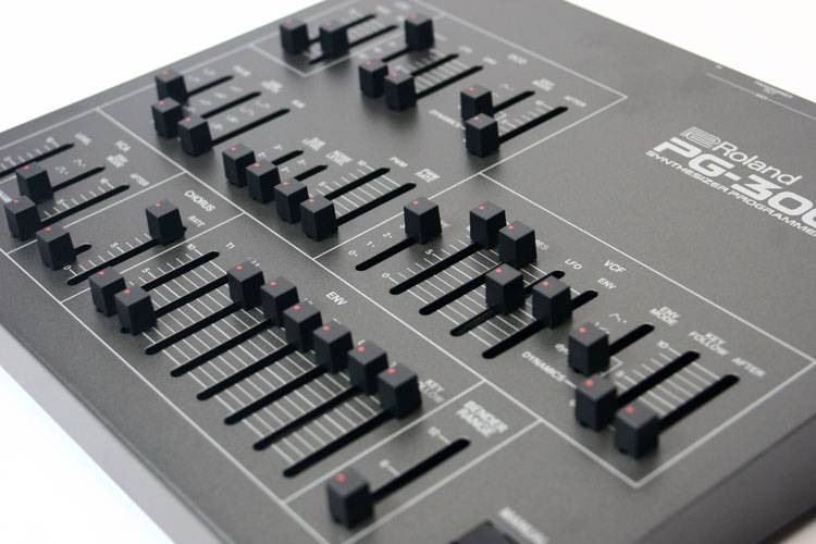 MATRIXSYNTH: ROLAND PG 300