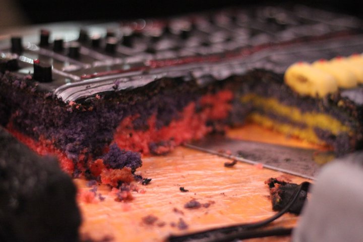 MATRIXSYNTH: More Synth Cakes at manSEDANse