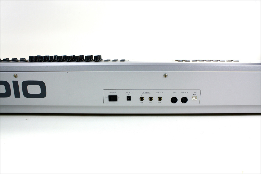 MATRIXSYNTH-B: M-Audio Keystation Pro 88 Key MIDI Controller