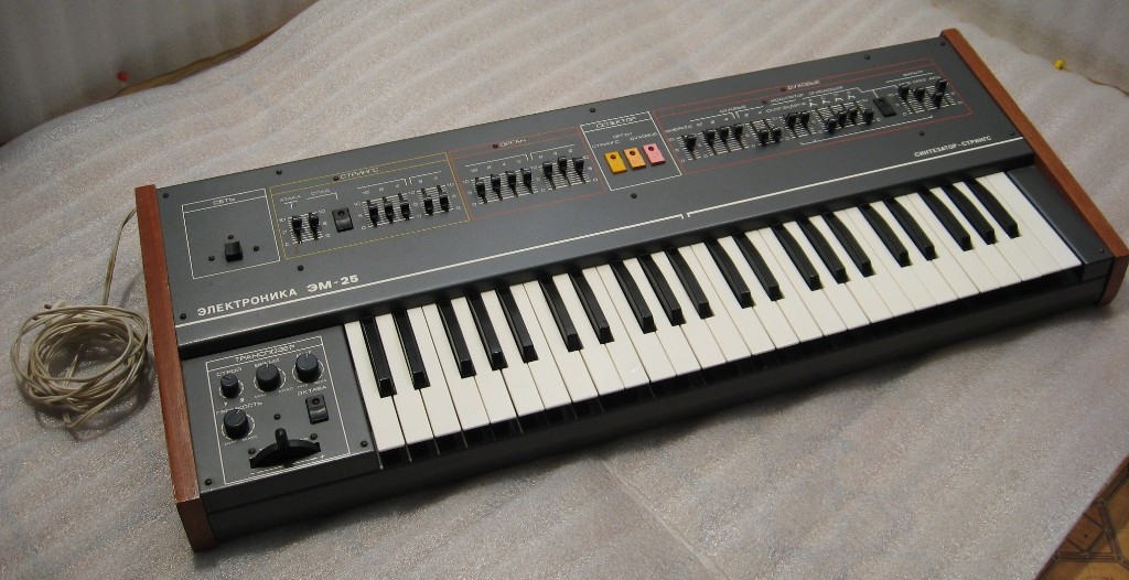 MATRIXSYNTH: Soviet analogue synth synthesizer ELEKTRONIKA EM-25