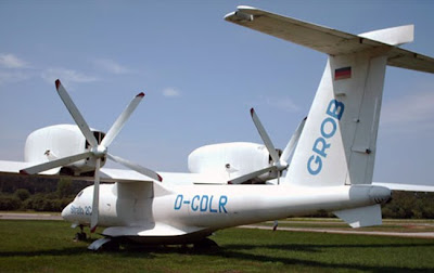 nhungdoicanh: Grob Strato 2C