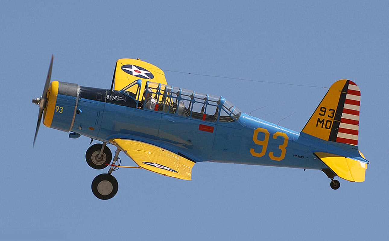 nhungdoicanh: Vultee BT-13 Valiant