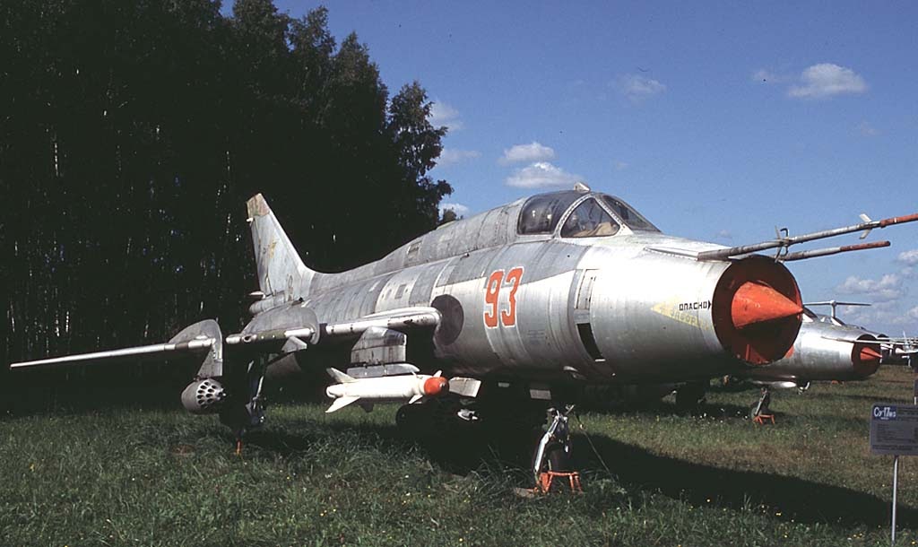 nhungdoicanh: Sukhoi Su-17/20/22 Fitter