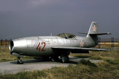 nhungdoicanh: Yakovlev Yak-23 Flora