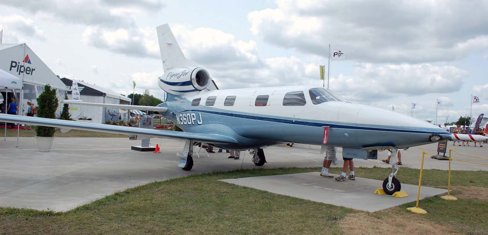 nhungdoicanh: Piper PA-47 PiperJet