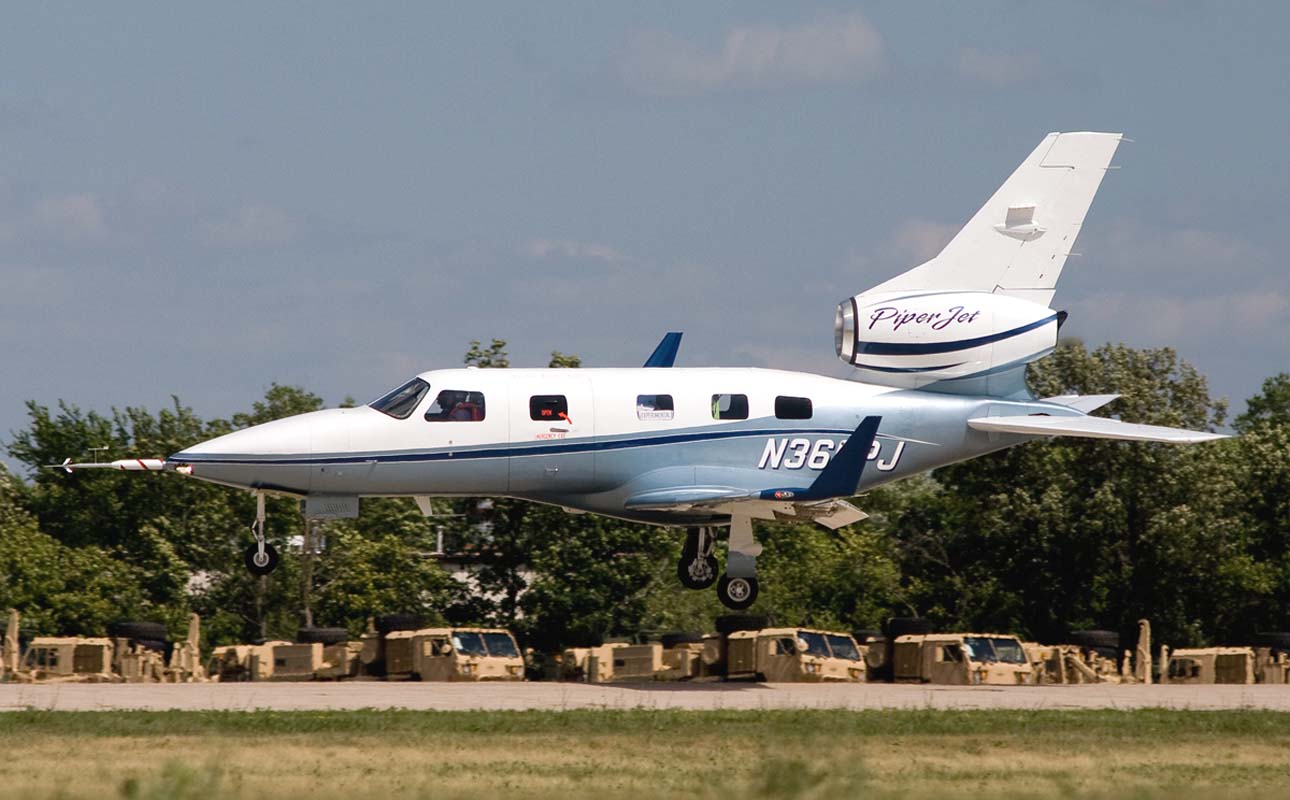 nhungdoicanh: Piper PA-47 PiperJet