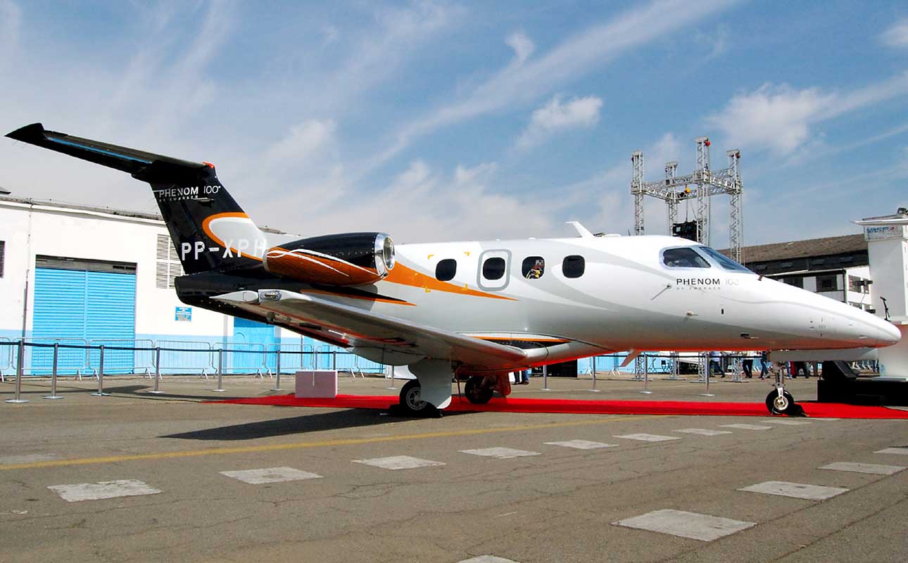 nhungdoicanh: Embraer Phenom 100