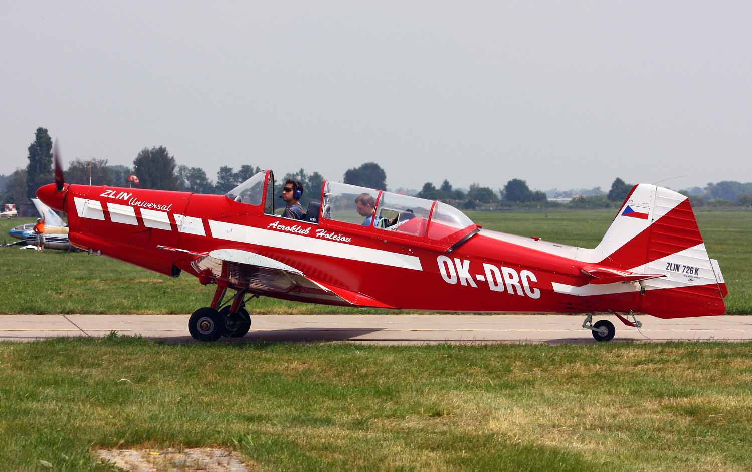 nhungdoicanh: Zlin Z-726 Universal