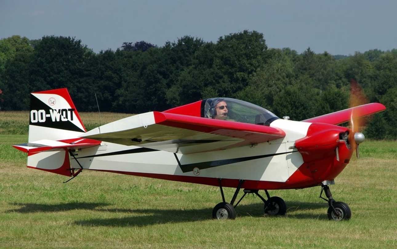 nhungdoicanh: Tipsy T-66 Nipper