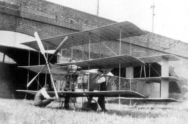 nhungdoicanh II: Roe Triplane (Avro Triplane)