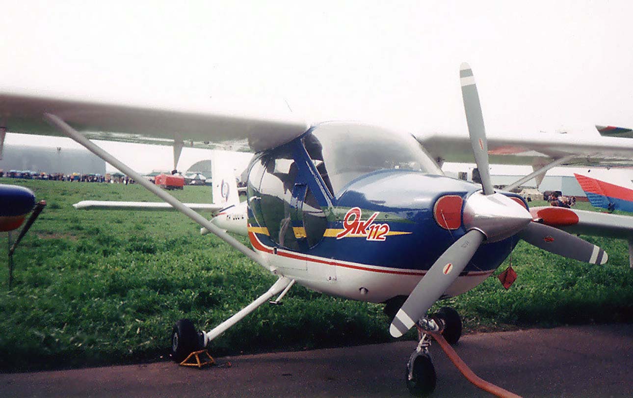 nhungdoicanh: Yakovlev Yak-112