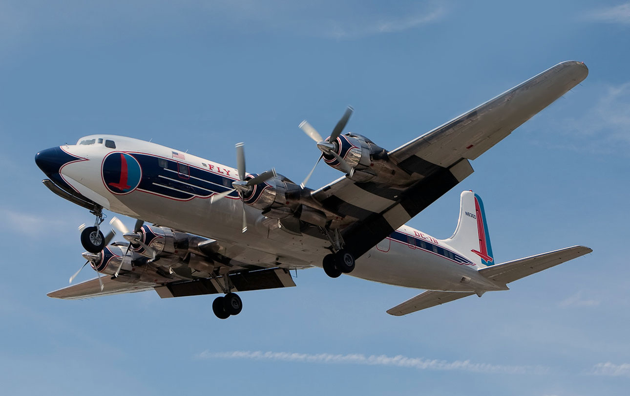 nhungdoicanh: Douglas DC-7