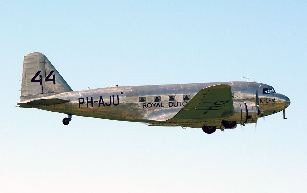 nhungdoicanh: Douglas DC-2