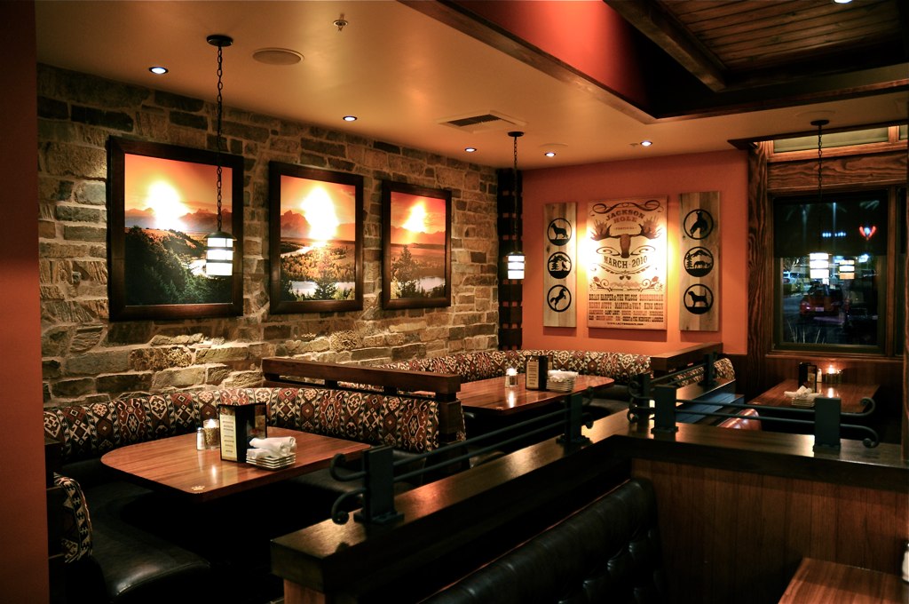 Daily Temecula: New at the Promenade Mall in Temecula: The Lazy Dog Cafe