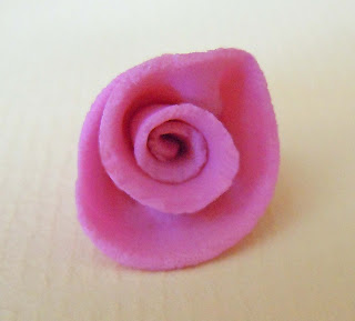 Cake Trails...: Wedding tier cookie and ribbon rose {Tutorial}