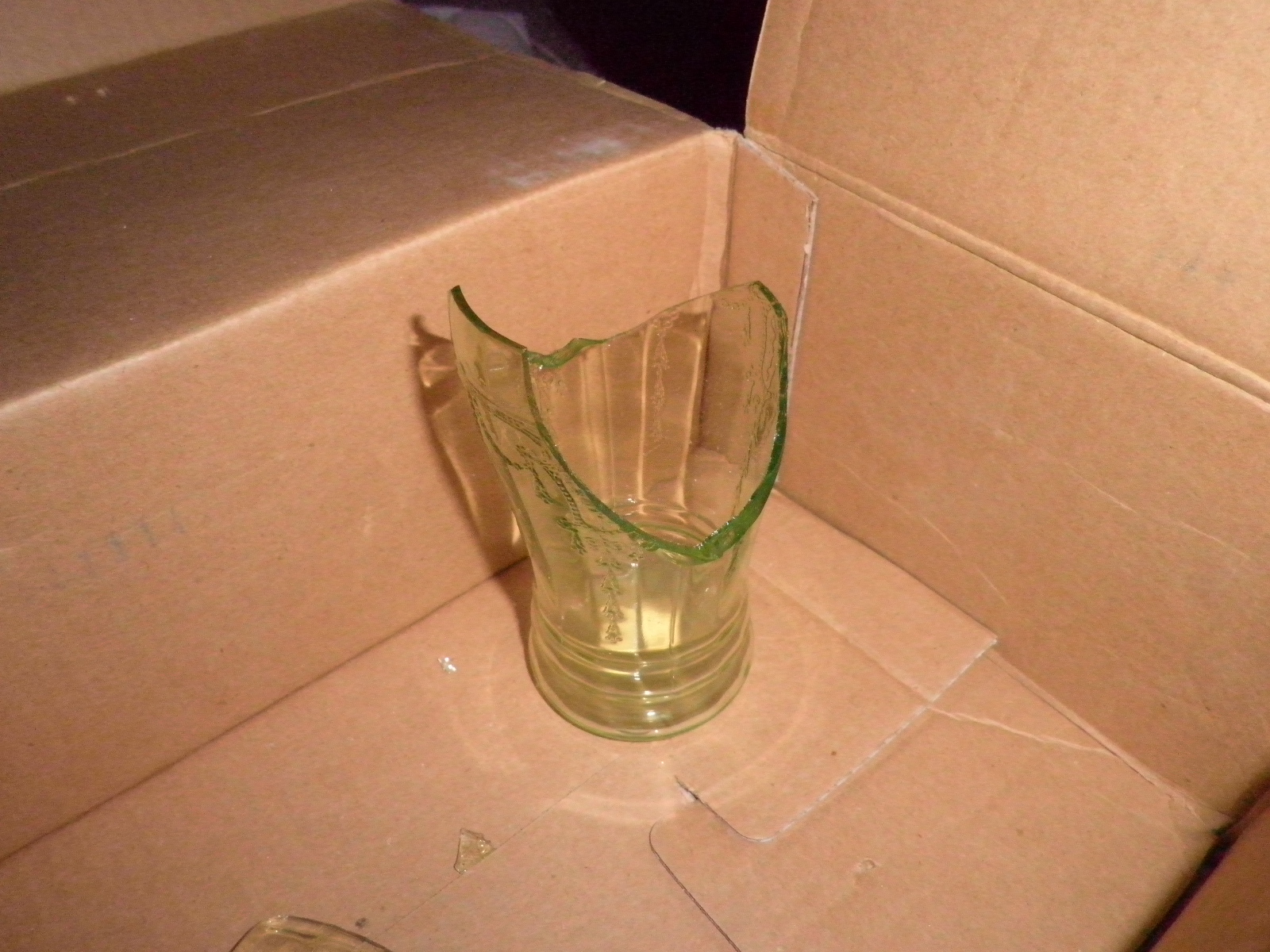 The Depression Glass Daze: HOW NOT to pack Glass for shipping