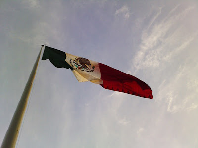 Familia de 4 hacia Québec...: Mas fotos desde el Asta Bandera en Obispado