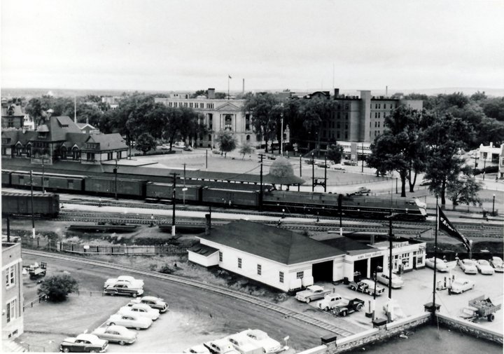An Abhainn: Old Photos of Moncton