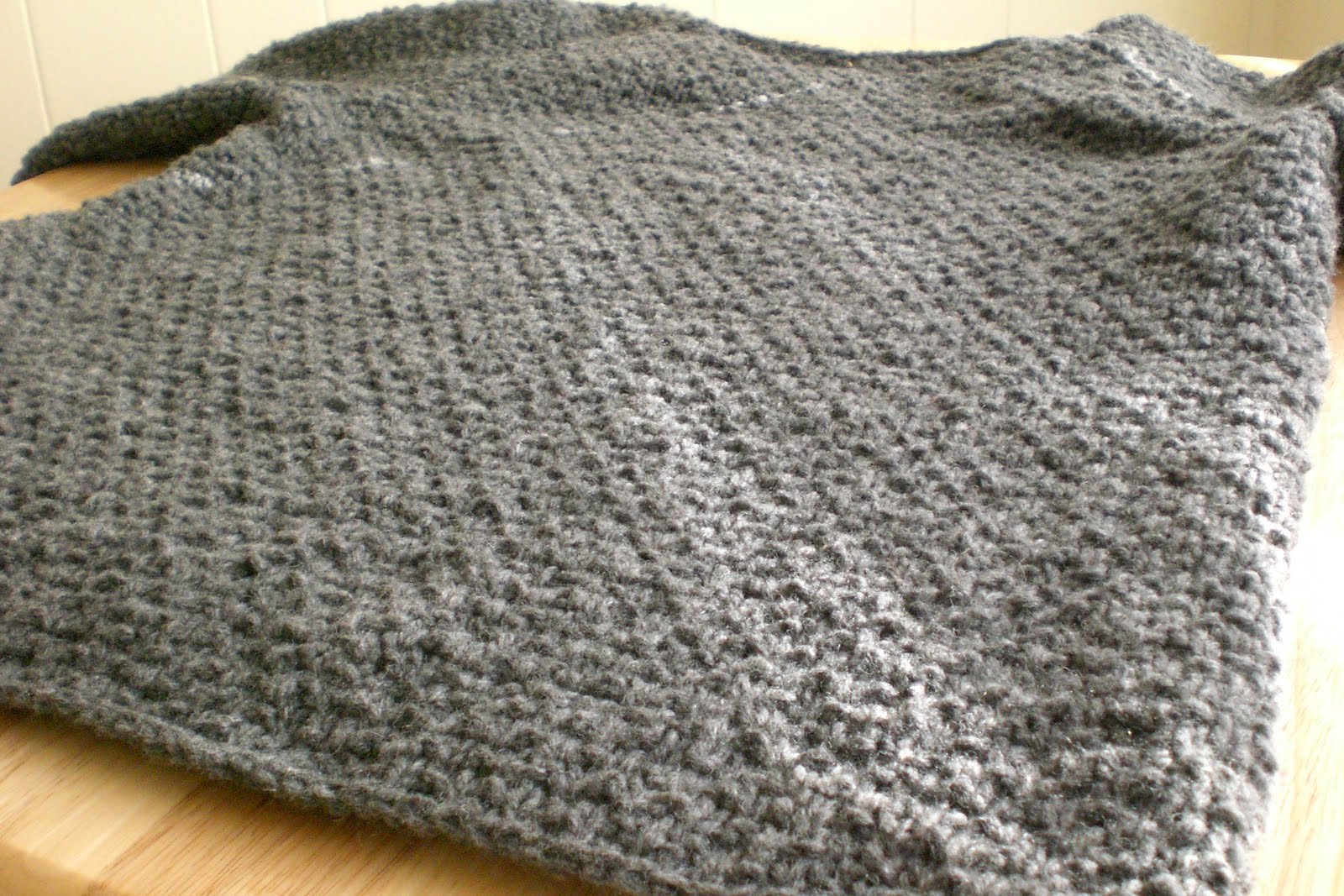 Knitting In A Tree: Gray Cascade 220, take 2