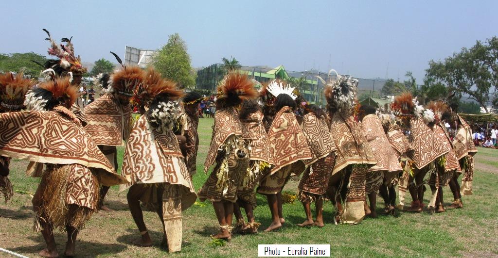 EURALIA PAINE: Independence Celebrations Oro style