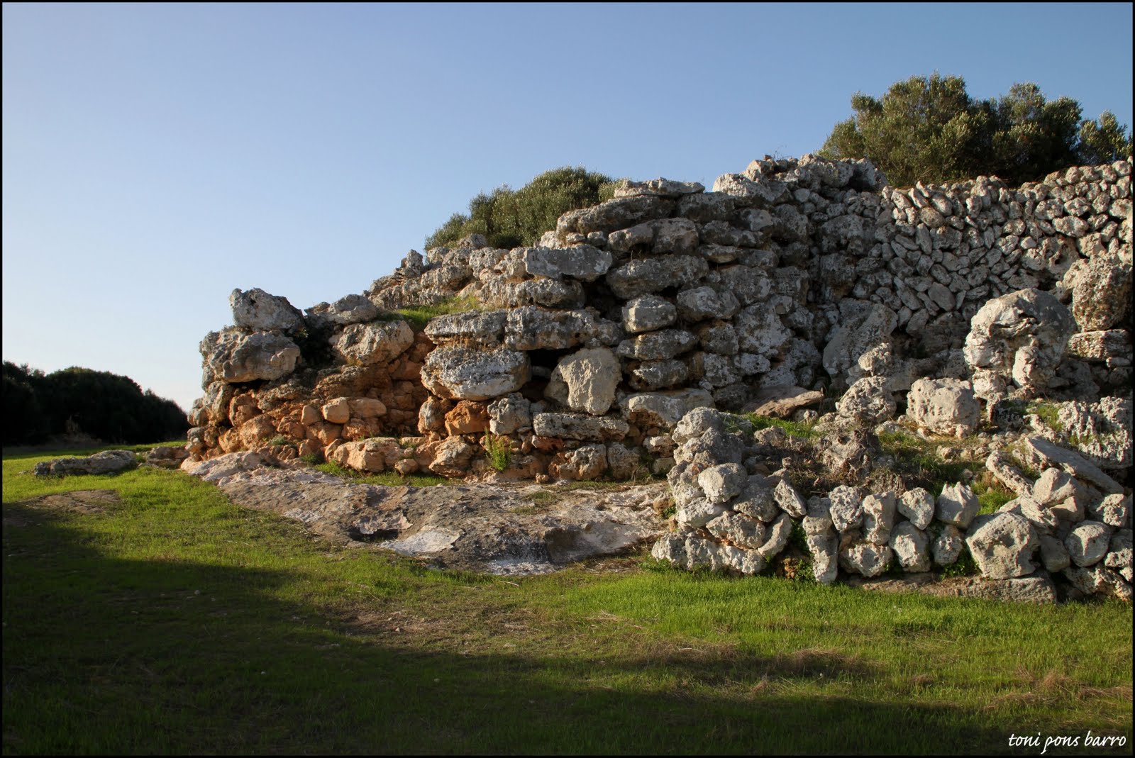 -MENORCA-: Talayot de Curnia.