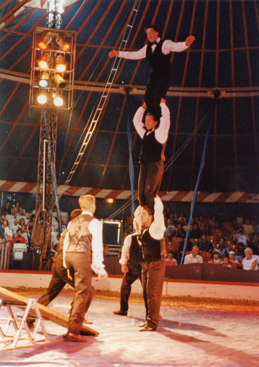 A friend of the Circus: The Troupe Kigassi , Chipperfields Circus 1995