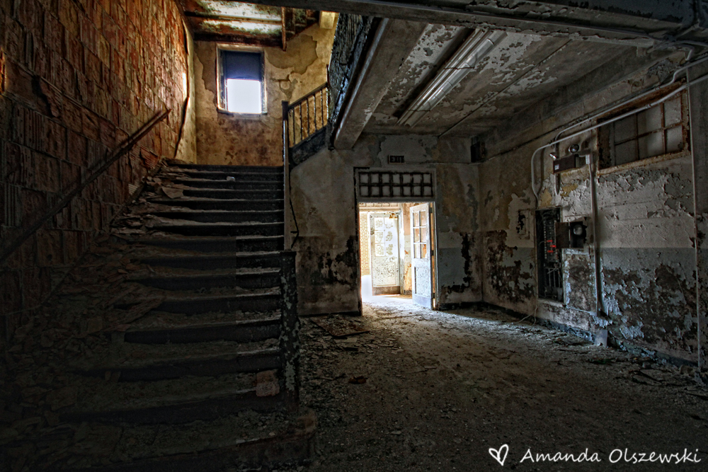 Amanda Olszewski ::: Photography Enthusiast: abandoned airforce base