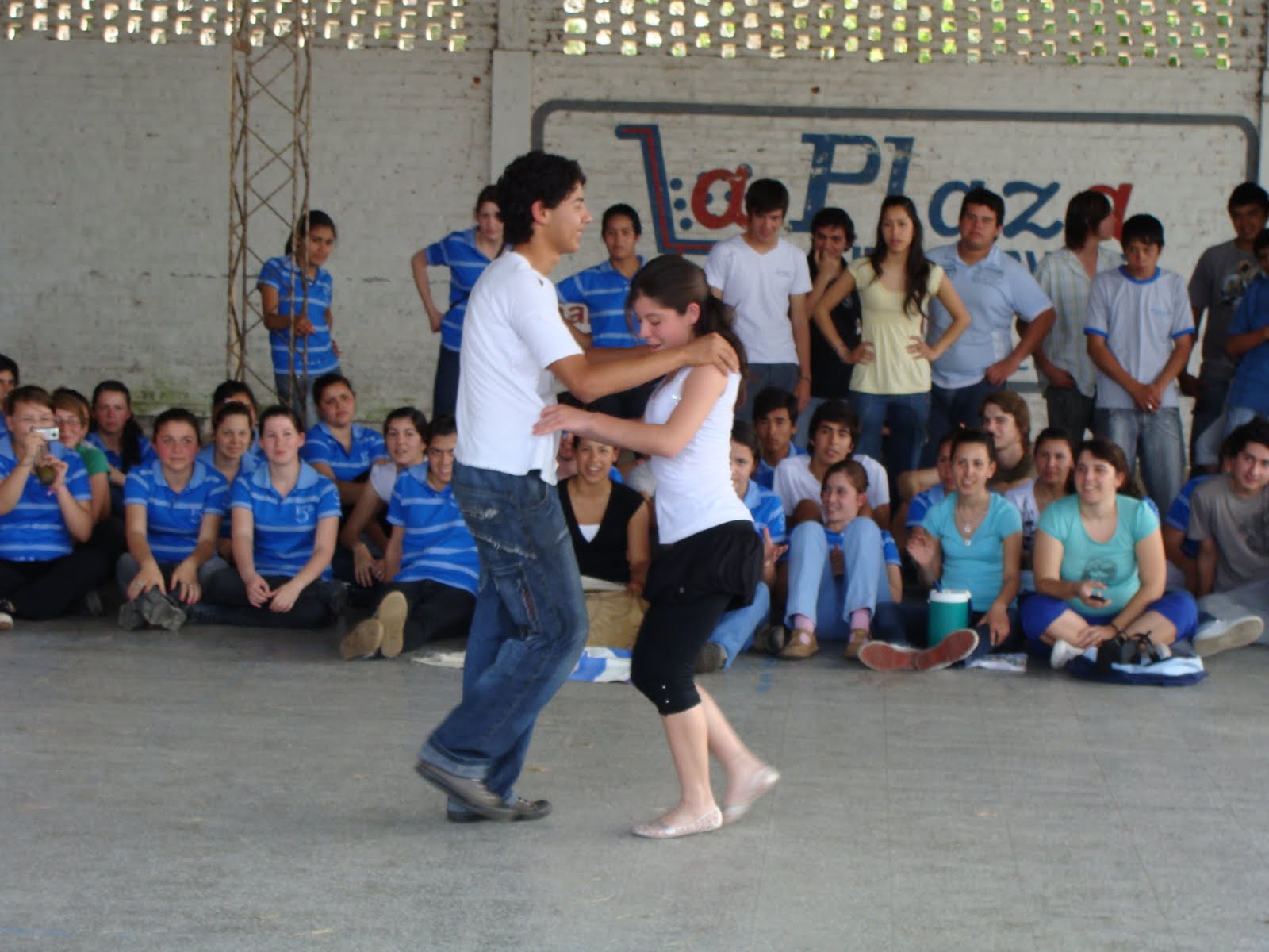 Escuela Media 267 "Tte Daniel Jukic": DANZAS-ESTUDIANTINA
