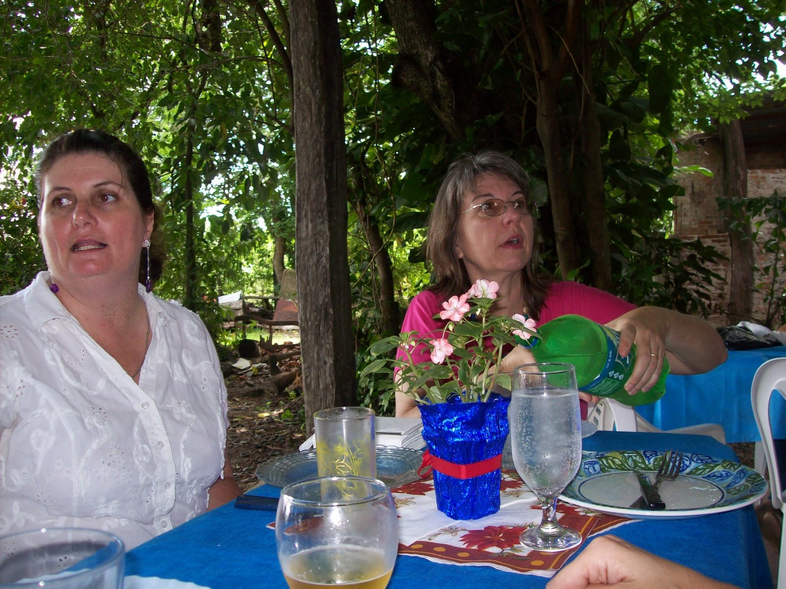 Escuela Media 267 "Tte Daniel Jukic": DOCENTES REUNIDOS