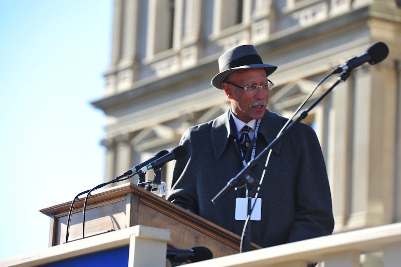 Writing With Light: Hello, Governor