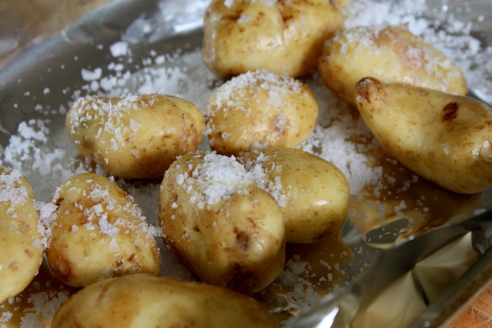 ferske(n)muffins: Bakte poteter med rosmarin og havsalt.