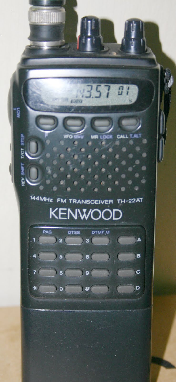 RADIO SELLER: HT Kenwood TH 22-AT ( Sold )