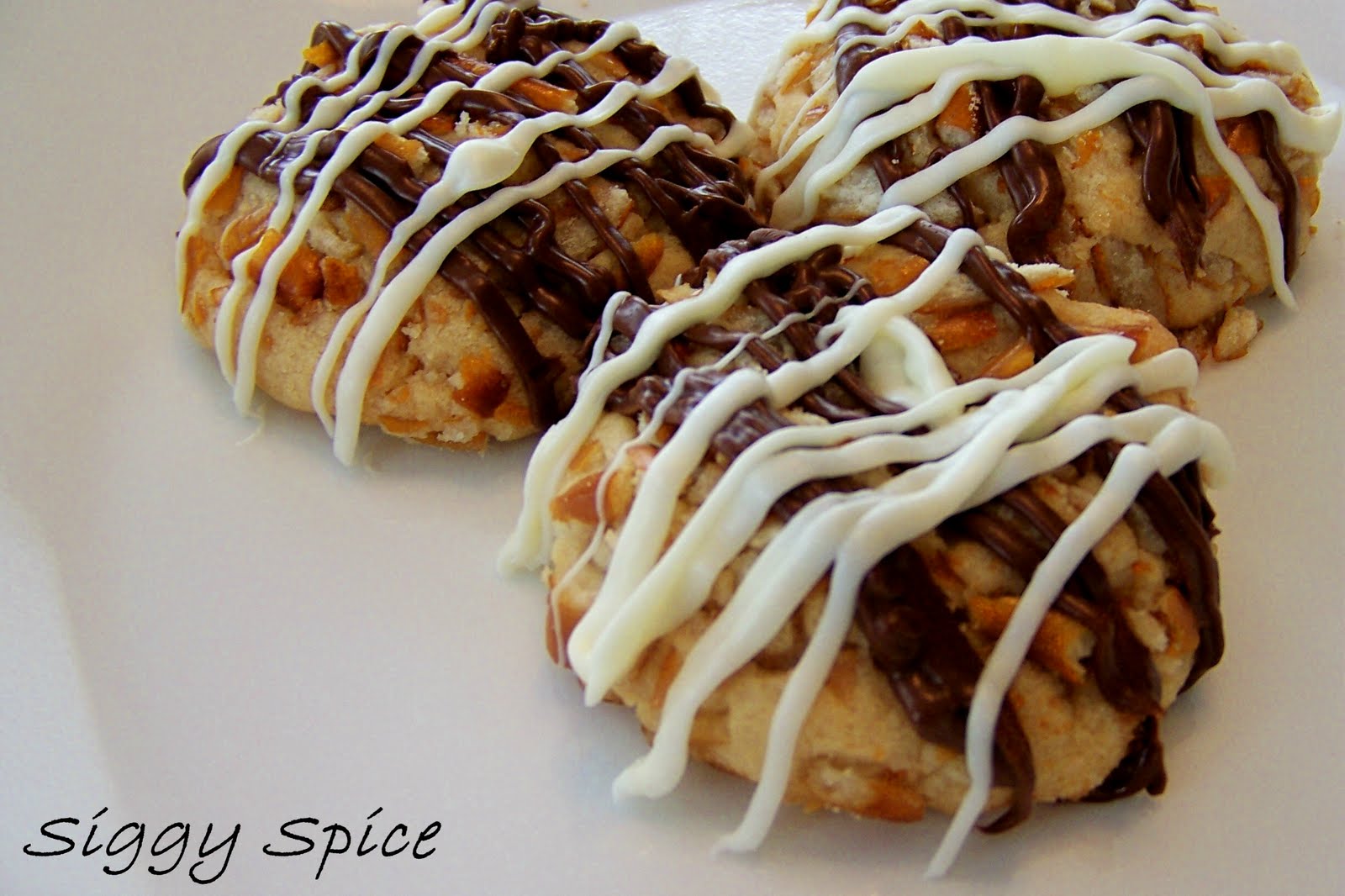 Siggy Spice: Peanut Butter Pretzel Sugar Cookies with Two-Tone ...