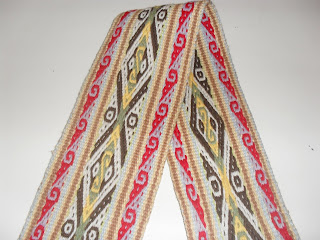 UN LUGAR DE TELAR WITRALWE: FAJA TECNICA ANDINA -PIEDRITAS-