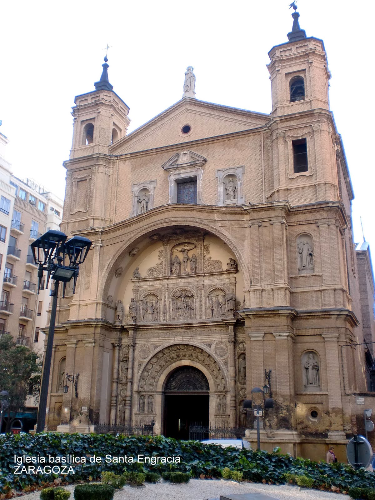 República de Brulamia: IGLESIA BASÍLICA DE SANTA ENGRACIA (ZARAGOZA)